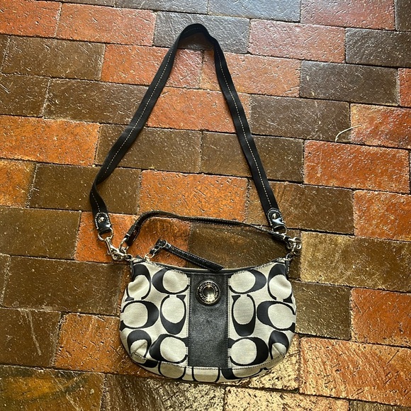 Coach | Bags | Coach Purse 1 Inches Wide 7 Inches Tall Shoulder Strap ...